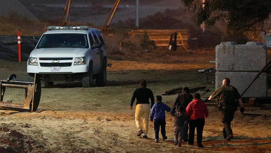 Hundreds of illegal immigrants released into US amid overcrowding at ... Hundreds of illegal immigrants released into US amid overcrowding at ...