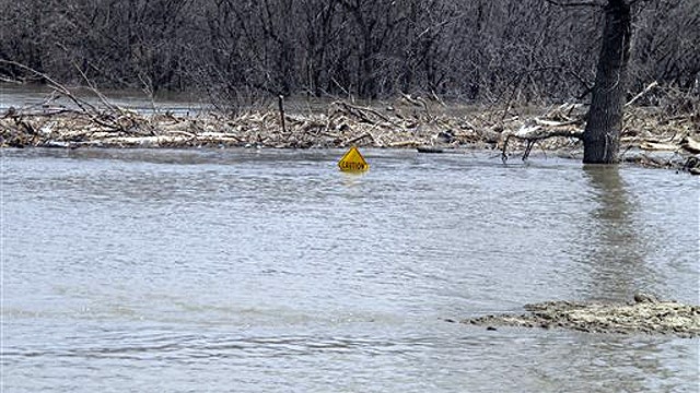 Red River flood prediction lowered to less than 36 feet | Fox News Video