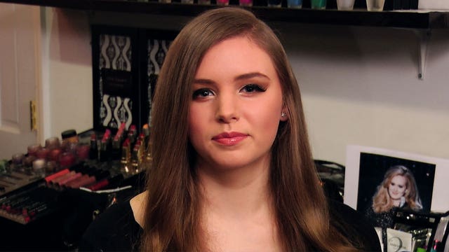 Get Adele's Glam Red Carpet Look | Fox News Video