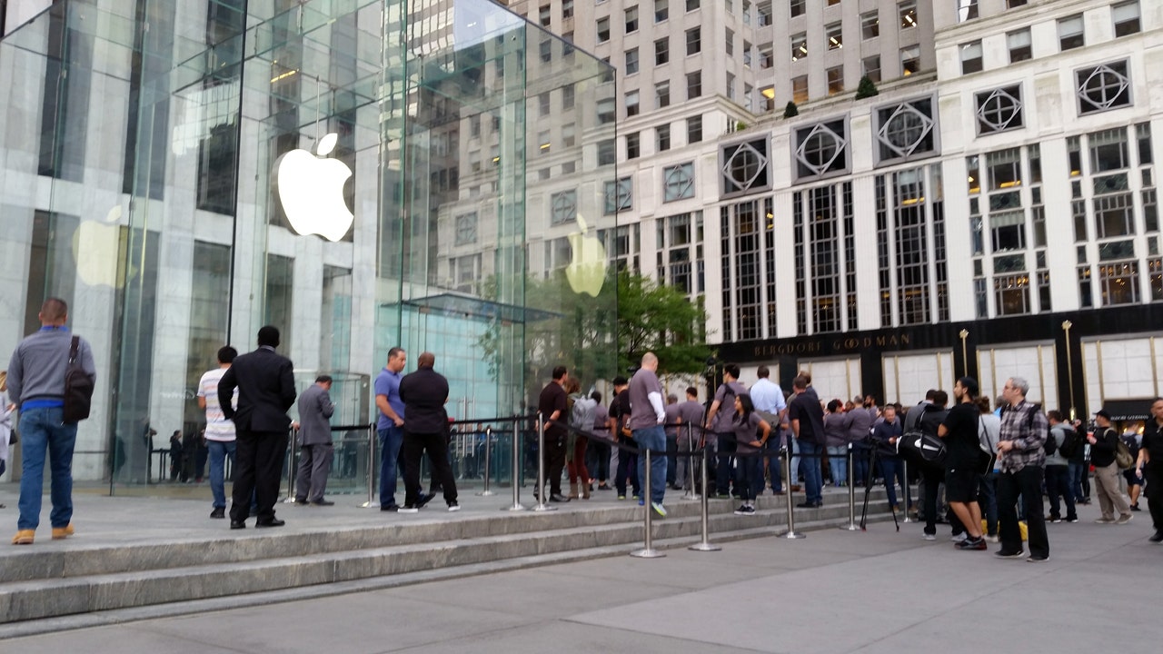 Fans Line Up for Apple's New iPhone | Fox Business