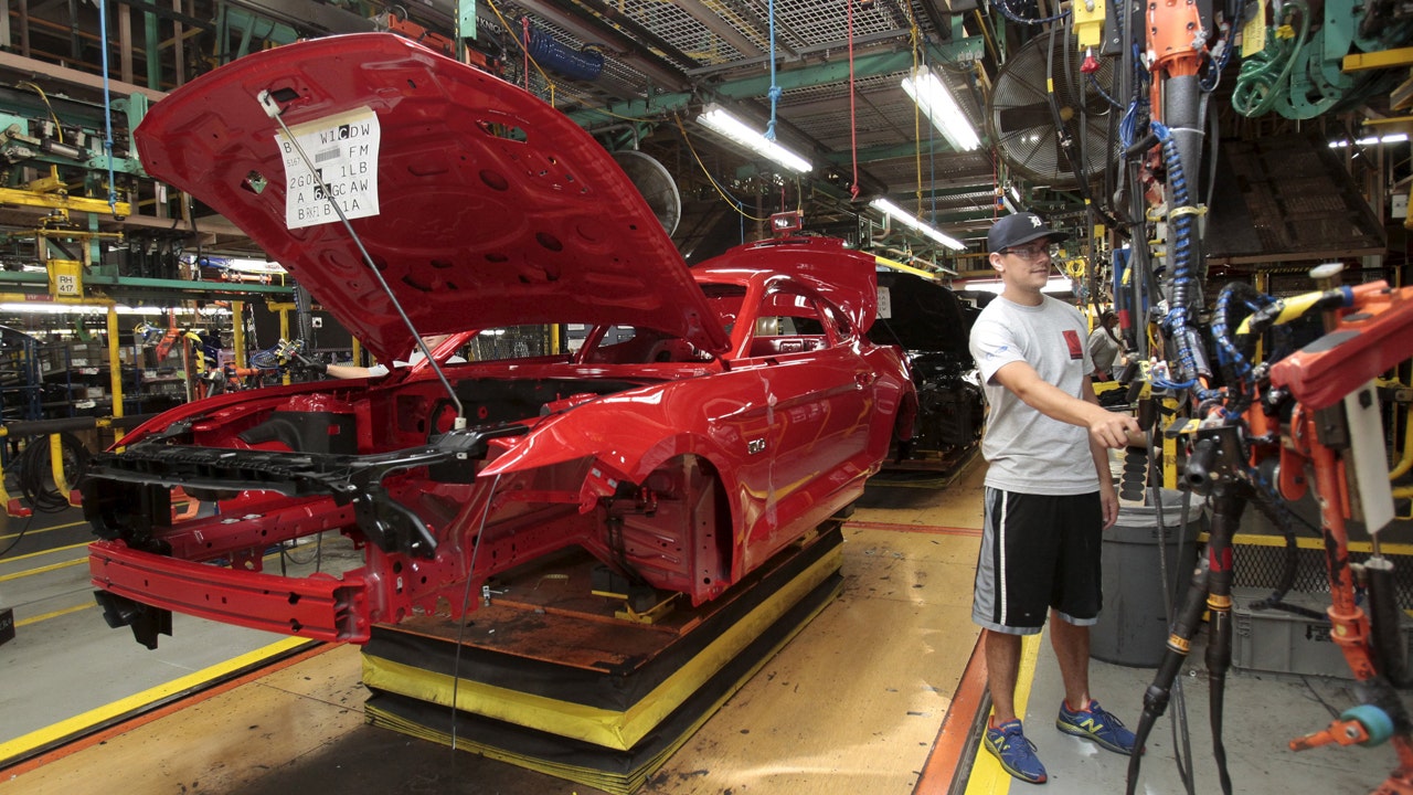 Ford Union Workers Ratify New 4-Year Labor Pact | Fox Business