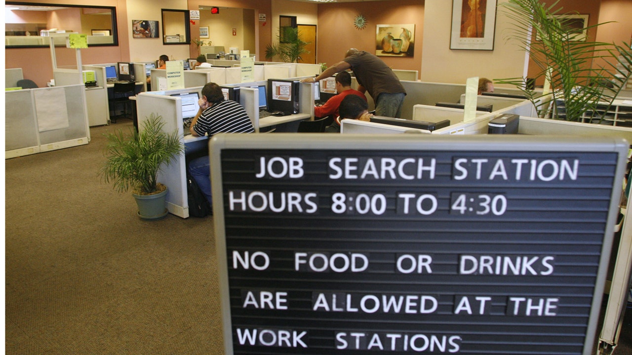 Initial Jobless Claims Rise by 9,000 | Fox Business