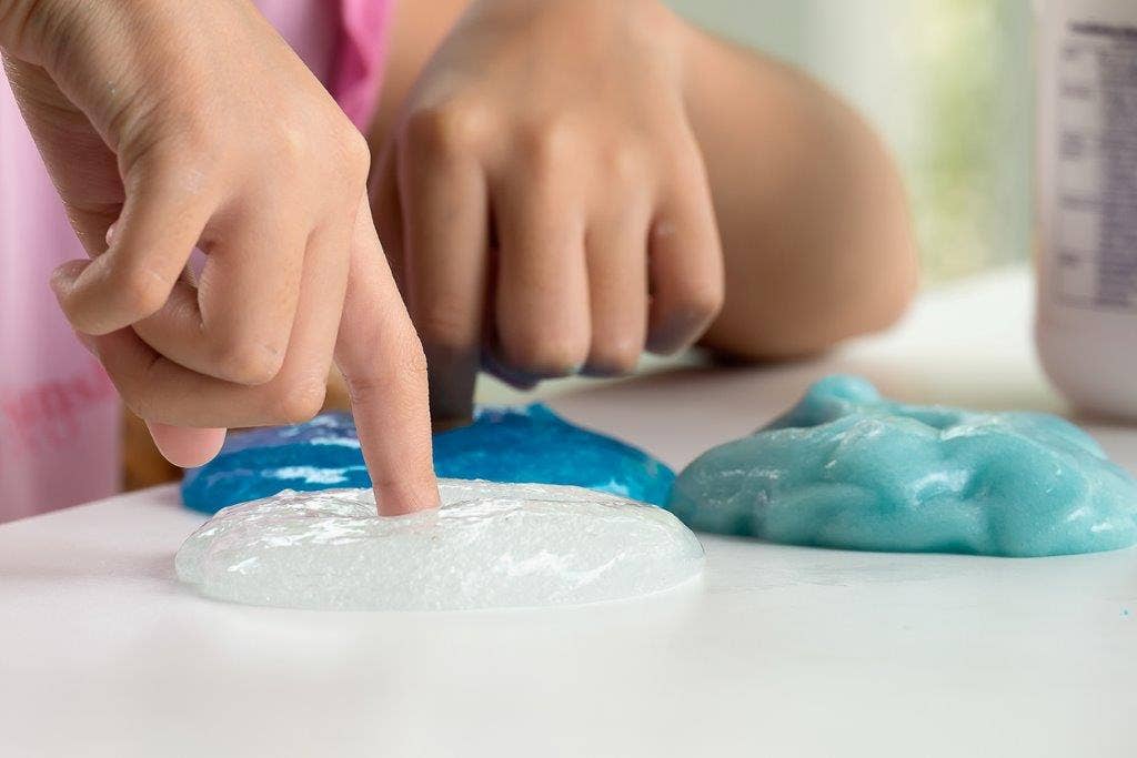 Slime Craze forces Elmer’s Glue to Boost Production | Fox Business