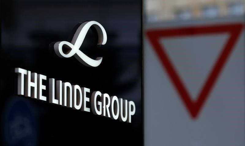Linde CEO steps up efforts to win over workers to Praxair merger | Fox ...