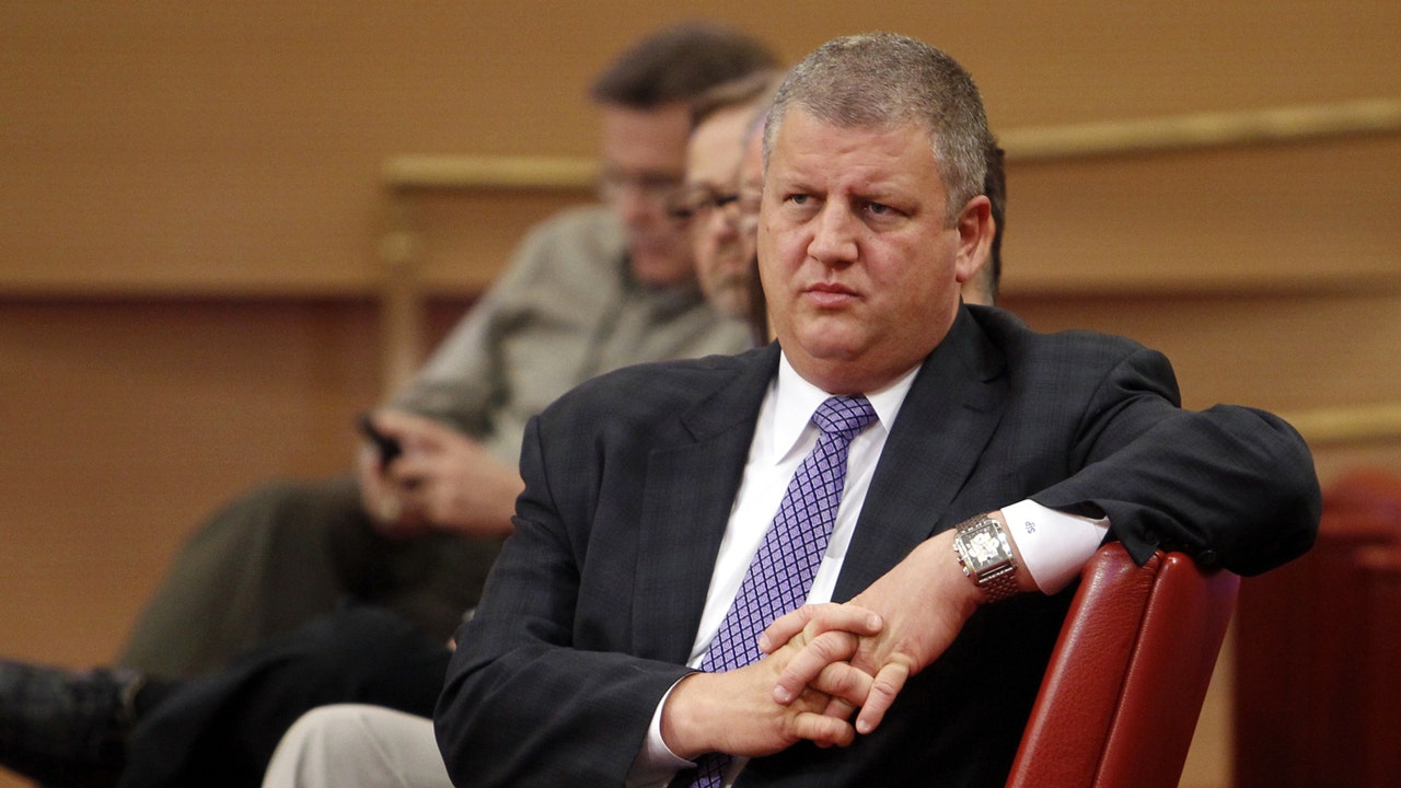 Vegas Casino Owner Eyes $1M March Madness Win From Rival | Fox Business