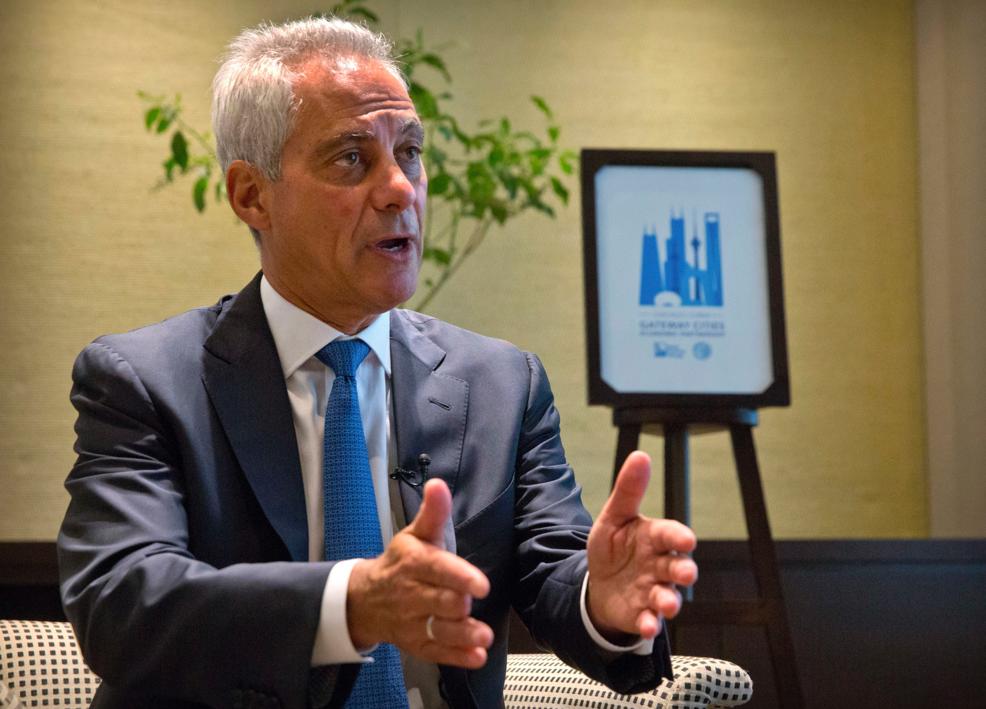 Chicago mayor meets Chinese VP amid trade dispute | Fox Business