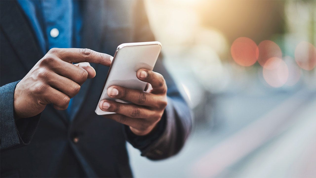 Phone-in-cheek: Spike seen in cellphone-linked face injuries | Fox Business