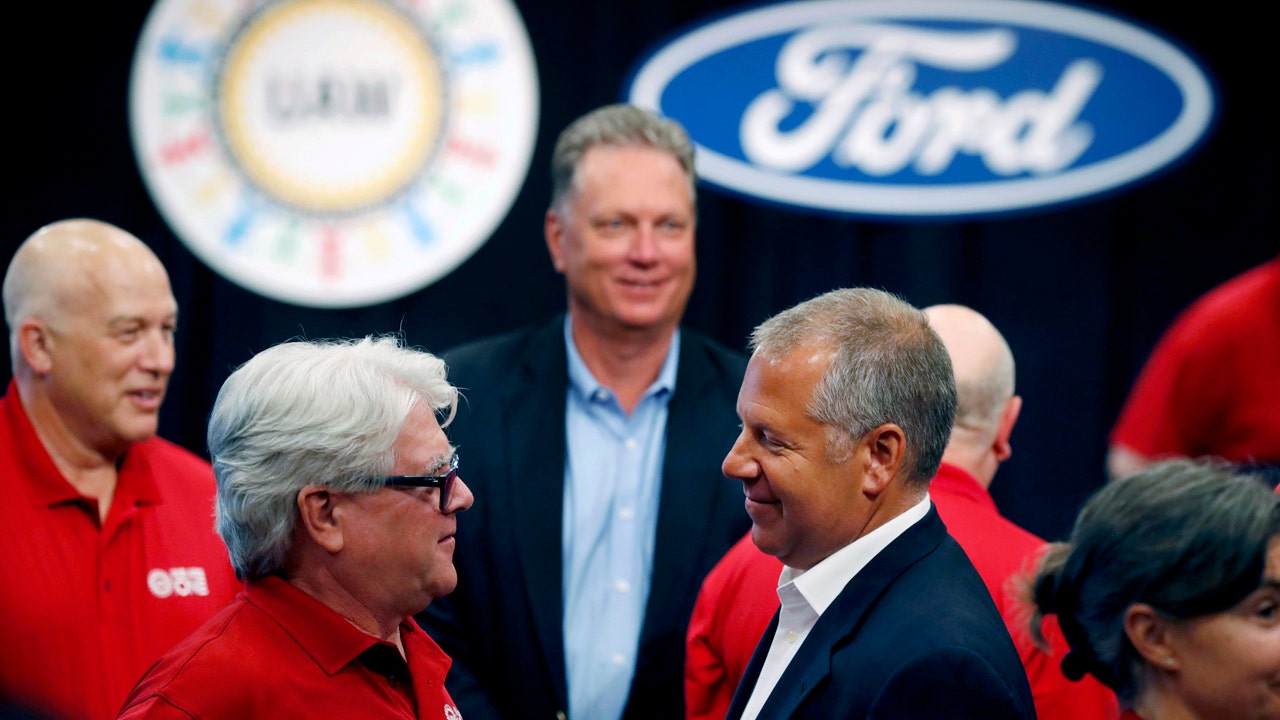 UAW leaders send Ford contract to ratification vote | Fox Business