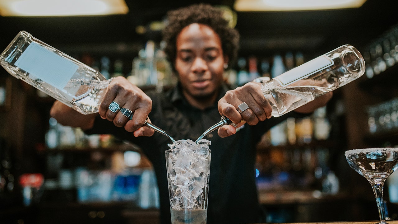 Capital bars cash in on impeachment with drinks from 'Barr-a-Lago' to ...