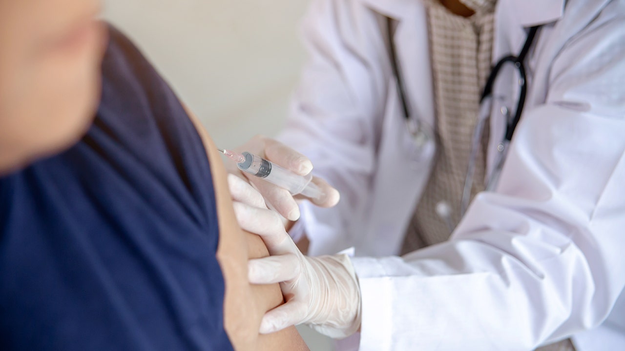 Flu shot mix-up in Oklahoma sends 10 people to hospital | Fox Business