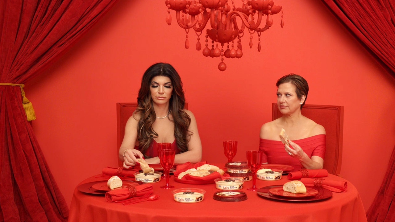 Super Bowl Sabra ad reunites 'Housewives' at dinner table | Fox Business