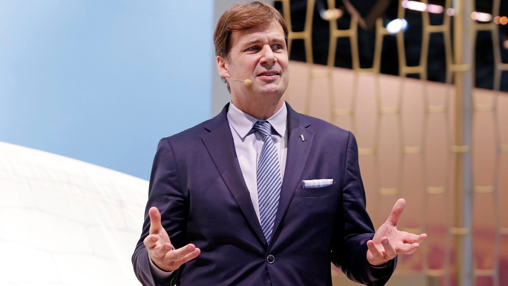 Ford top automotive executive retires in management shake-up | Fox Business