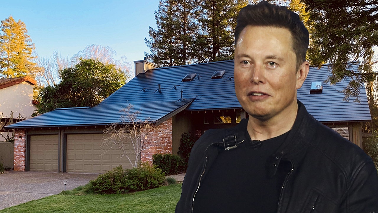 Elon Musk doubles as solar salesman | Fox Business Elon Musk doubles as solar salesman | Fox Business