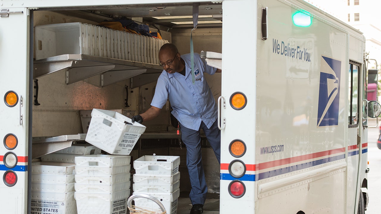 Republican donor named US postmaster general | Fox Business