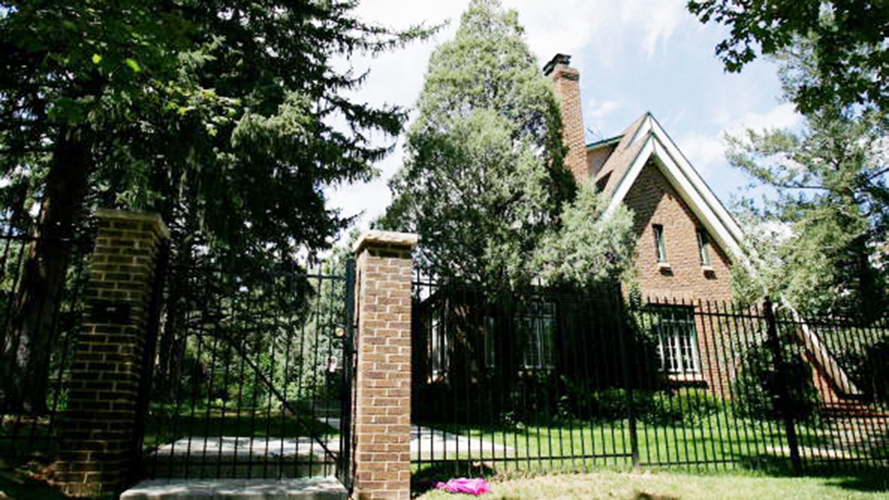 Would you buy a murder house? Here's what happened to high-profile ...