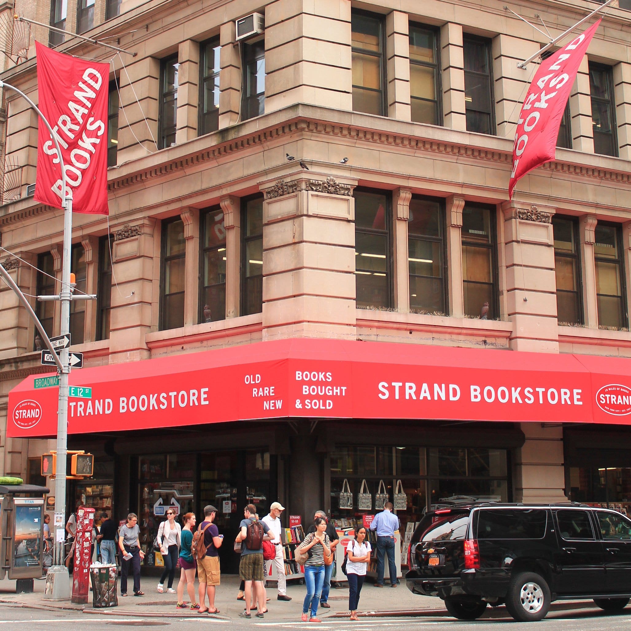 NYC's iconic Strand bookstore warns it may close as pandemic weighs on ...