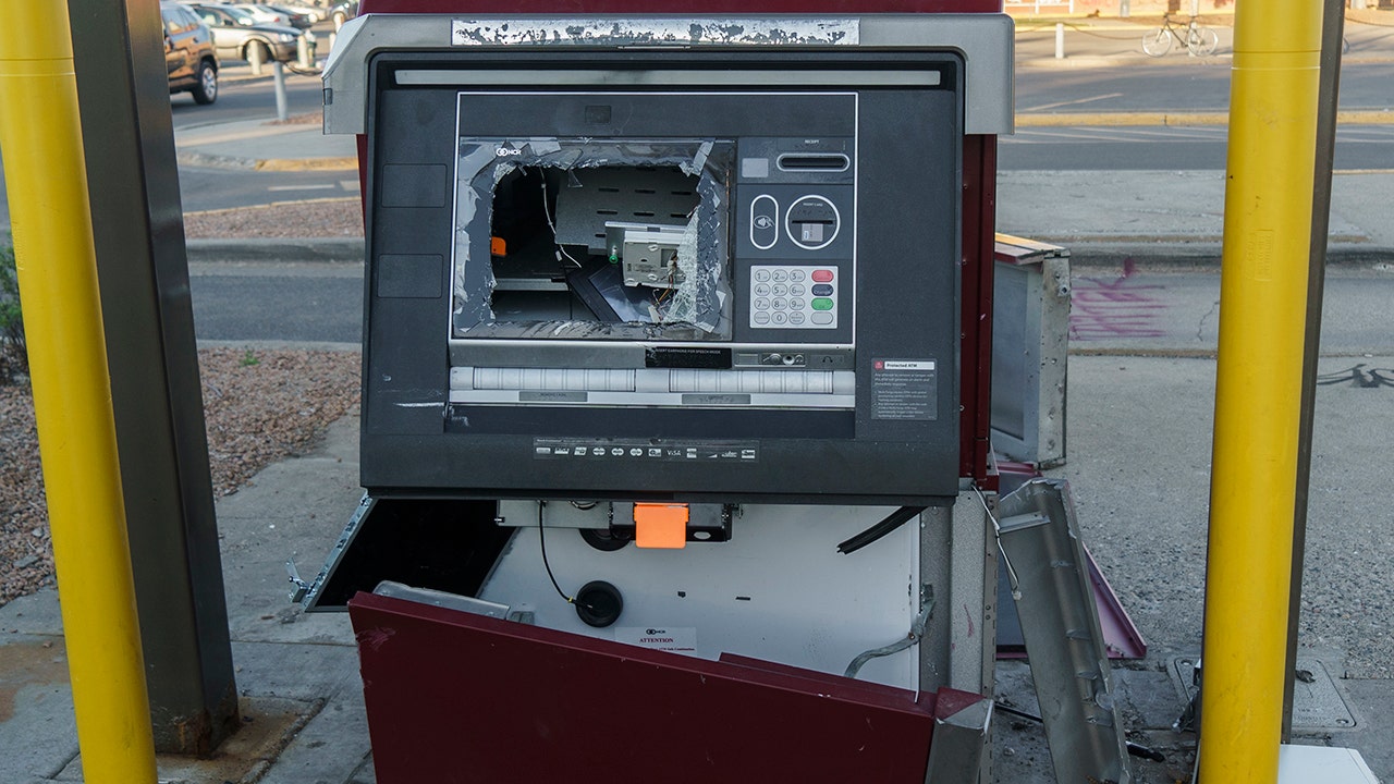 Thieves target ATMs flush with cash during COVID-19 | Fox Business