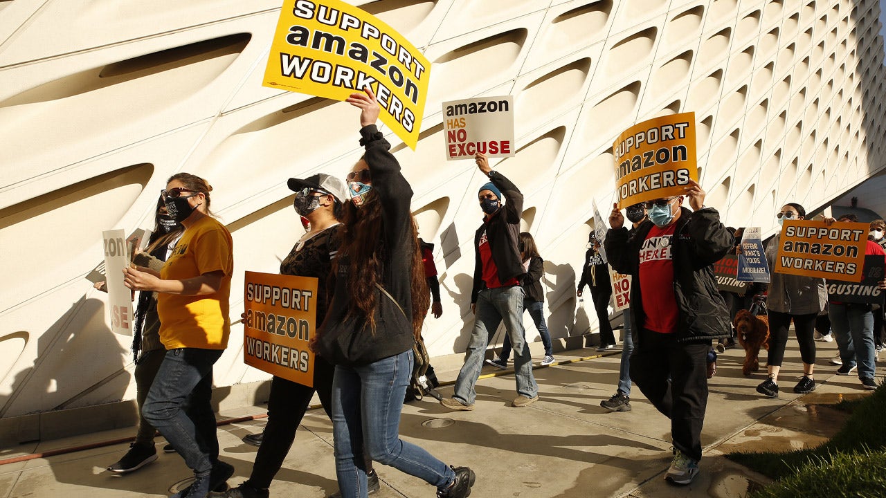 Amazon workers vote against forming a union at Alabama warehouse | Fox ...