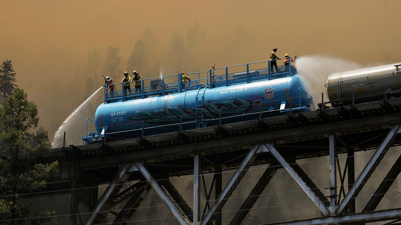 Western wildfires: See the trains being used to fight the flames | Fox ...
