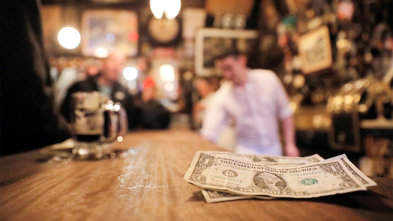 These 25 states will see a minimum wage boost in 2022 | Fox Business