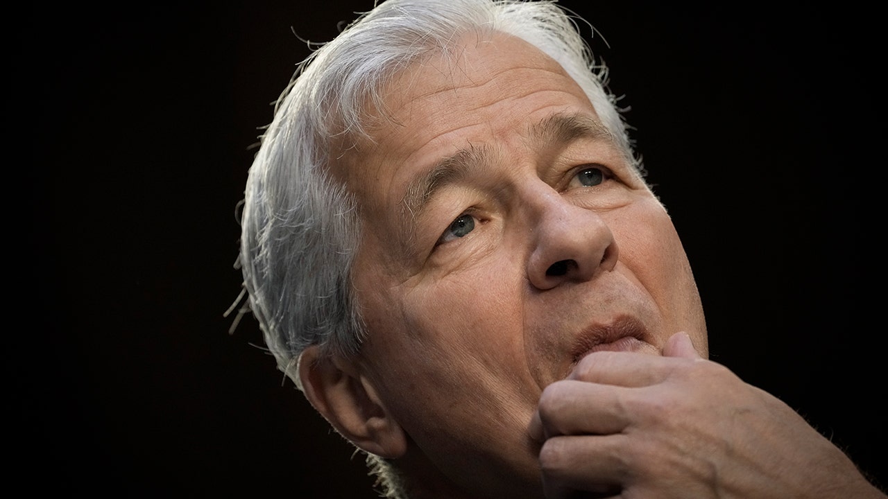 US economy is headed for recession in a few months, JPMorgan's Jamie ...
