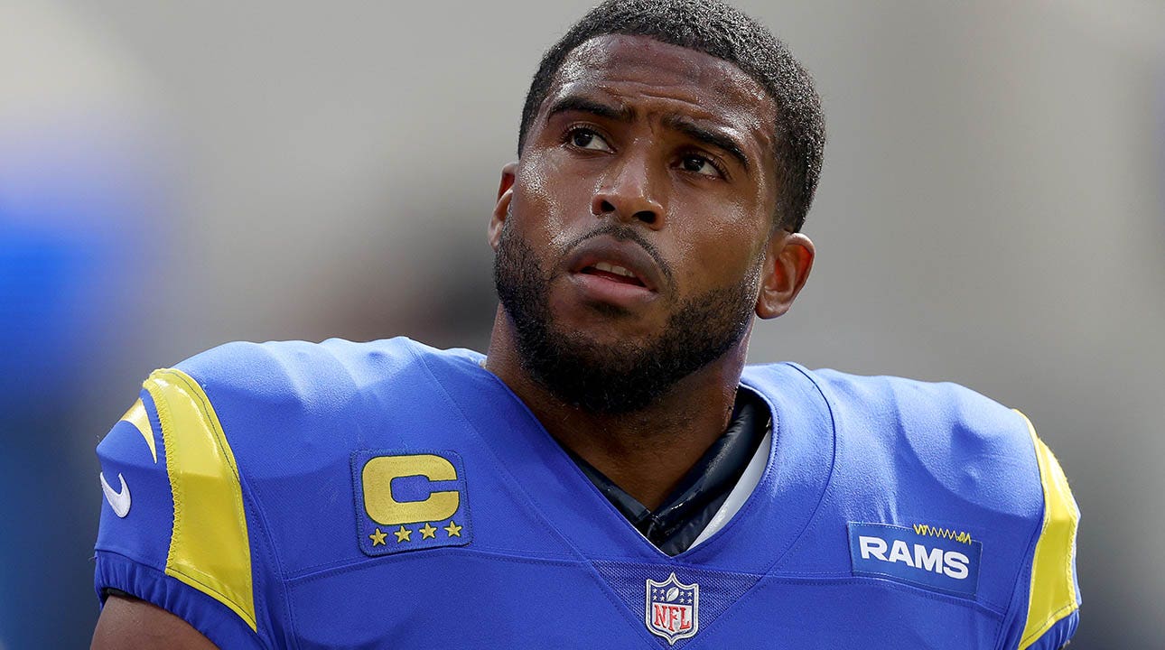 NFL star Bobby Wagner looks to help fans get the 'perfect present' this ...