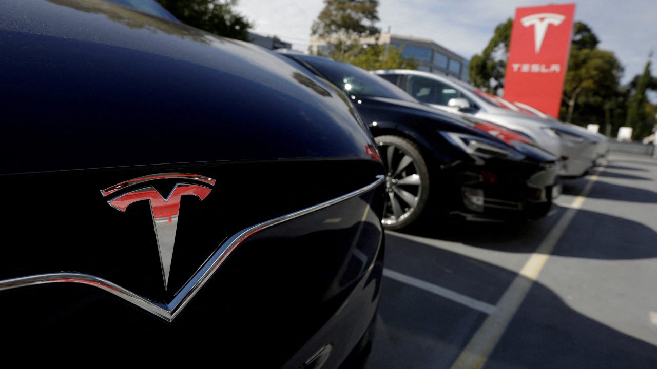 Tesla Owners Sue Claiming Software Update Killed Ev Battery Life True