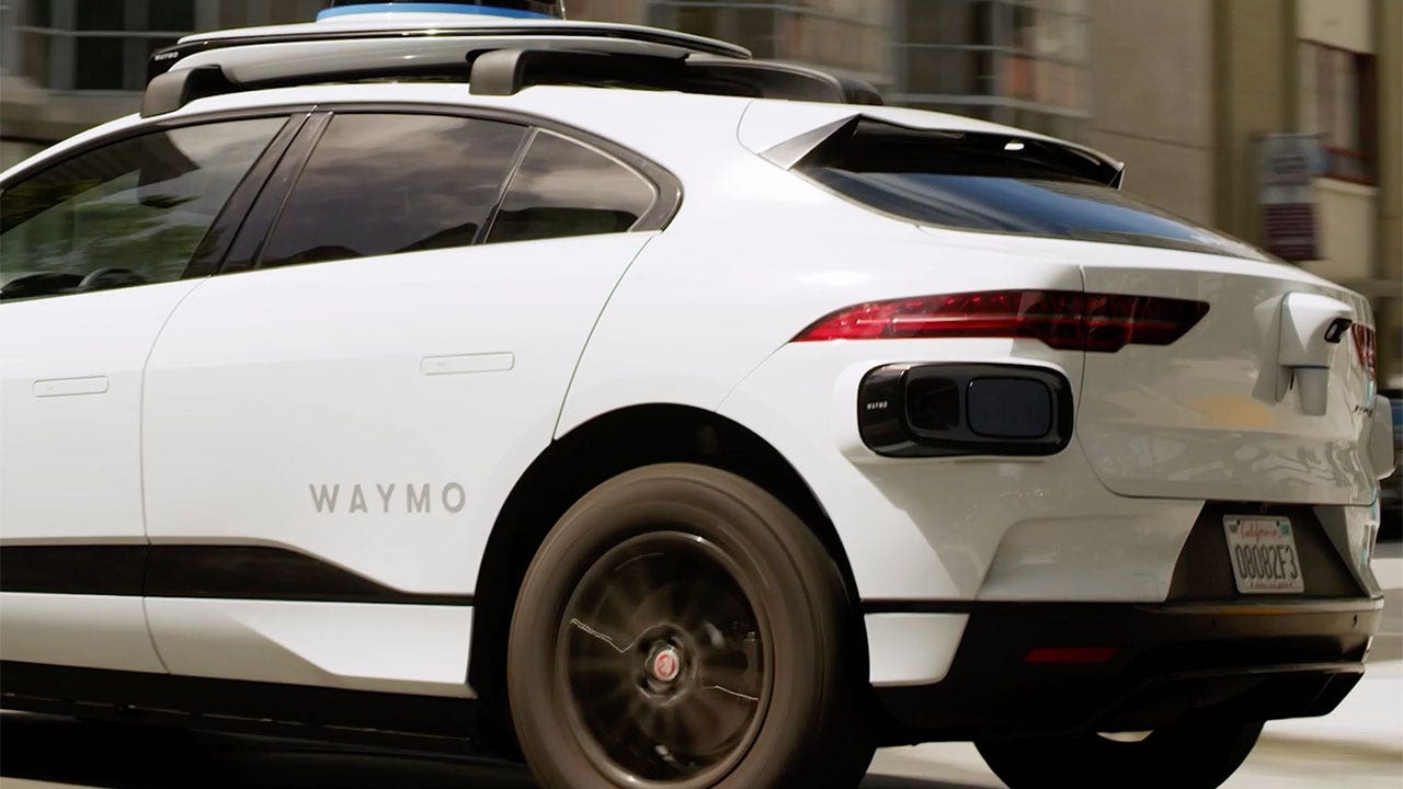 Waymo self-driving car crashes into San Francisco bicyclist | Fox Business