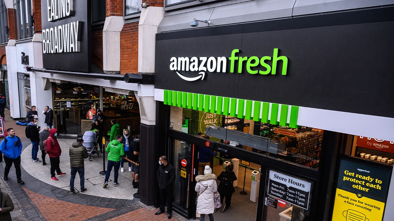 Amazon stores replacing cashier-less checkout 'Just Walk Out' with ...