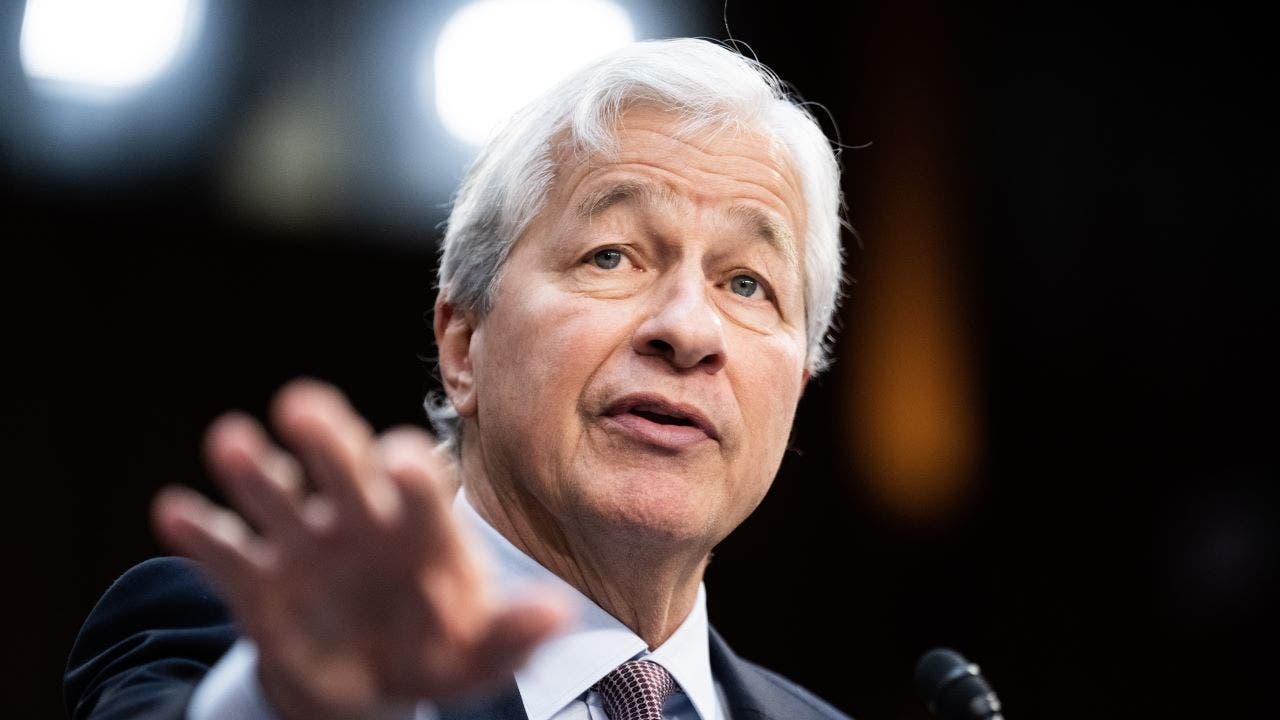 JPMorgan Chase CEO Jamie Dimon lays out his timeline for retirement ... JPMorgan Chase CEO Jamie Dimon lays out his timeline for retirement ...