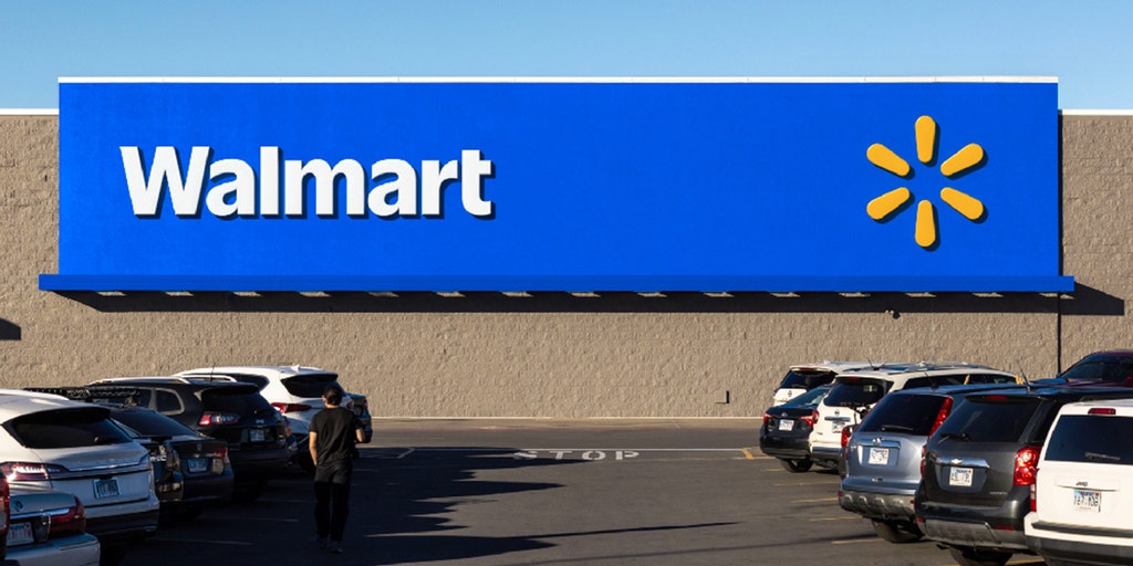 First Walmart Logo The History Of And Story Behind The Walmart Logo