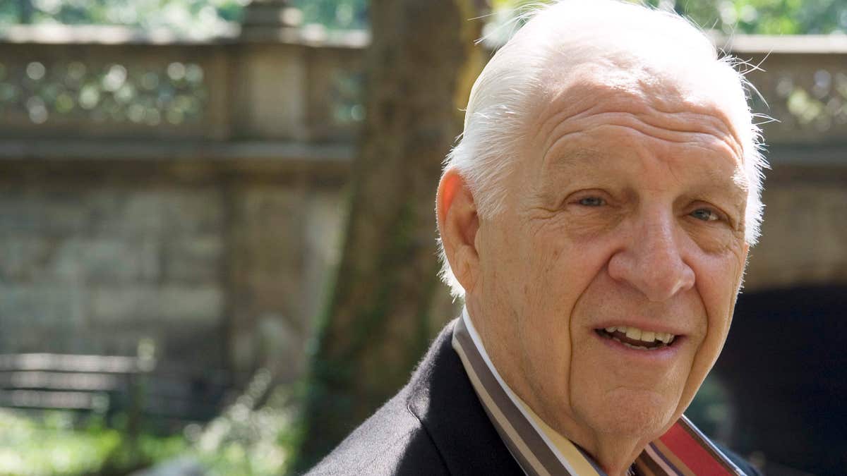 Jerry Heller, former manager of rap group NWA, dies at 75 | Fox News