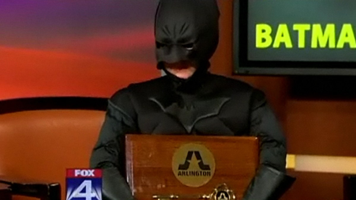 7-year-old cancer patient gets to 'save' Texas city as Batman for a day ...