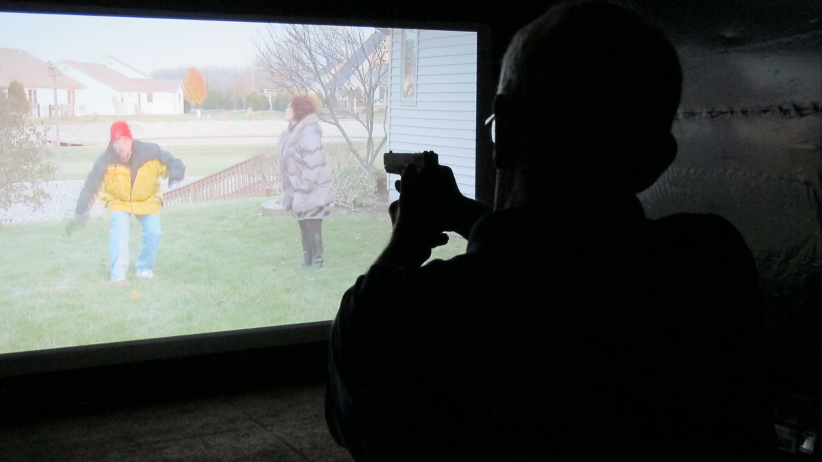 In shooting simulator, fairgoers aim from police perspective | Fox News