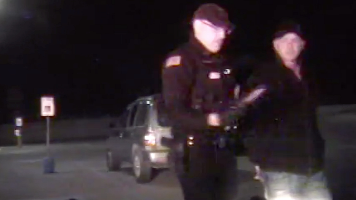 Apnewsbreak Alaska Cop Cleared In Shooting Death Of Suspect Fox News