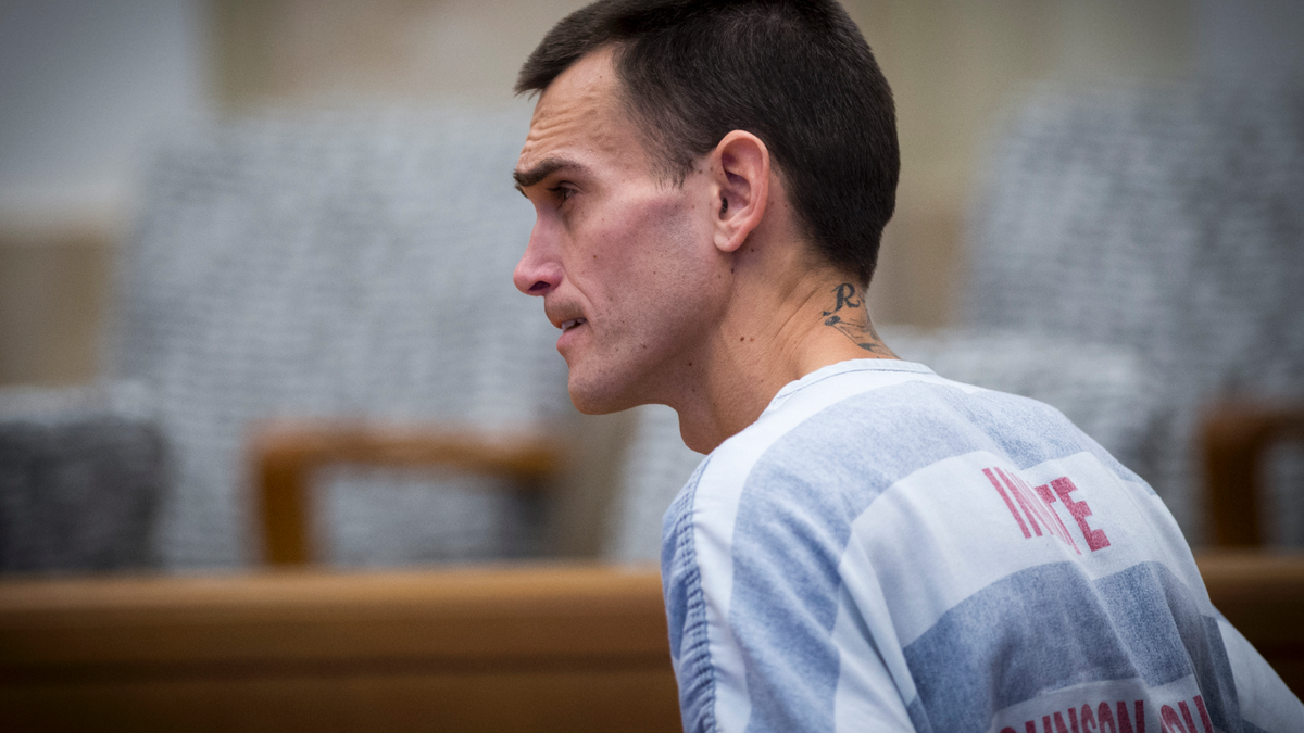 Homeless man posed with dead wife for photo with kids, then dismembered ...