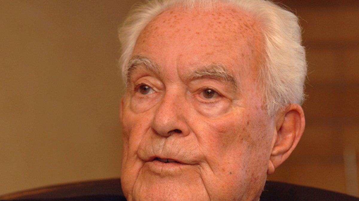 Legendary Notre Dame President Rev. Theodore Hesburgh dies at 97 | Fox News