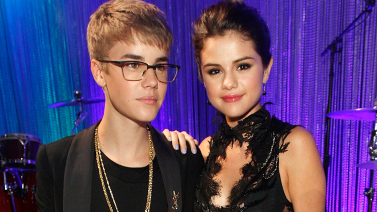 Justin Bieber Posts Picture Of Himself And Selena Gomez Most Confusing