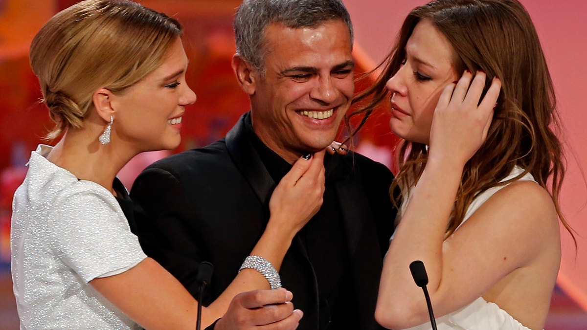 Lesbian Romance Blue Is The Warmest Color Wins Top Prize At Cannes