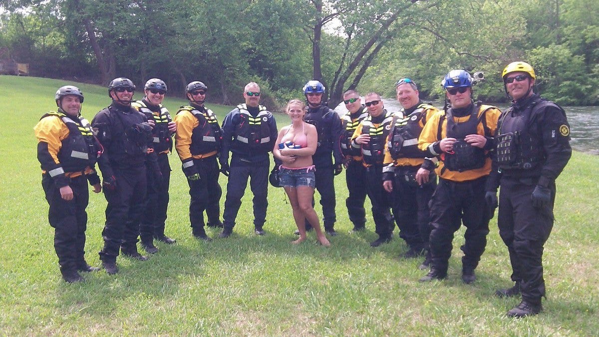 NYPD officers rescue kayakers after boat capsizes on Catawba River ...