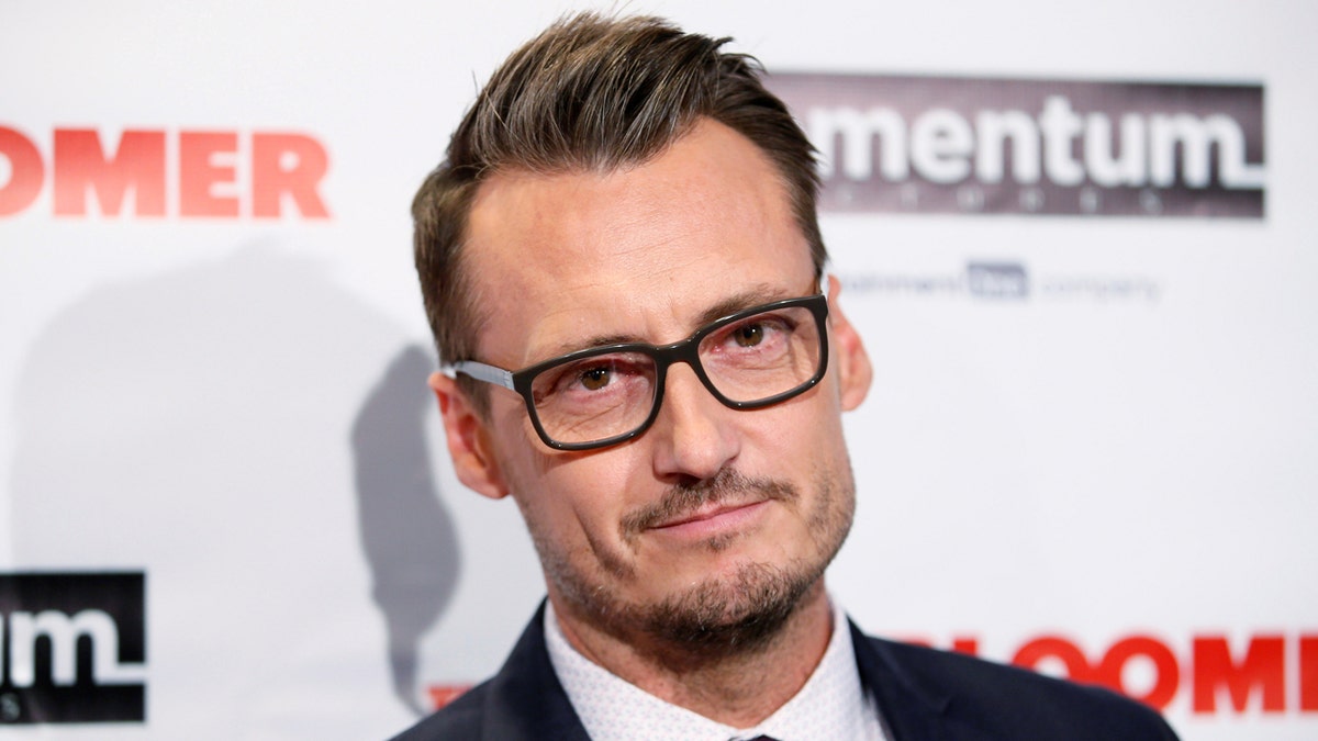 E!'s Ken Baker living in Chicago after sex harassment allegations | Fox ...