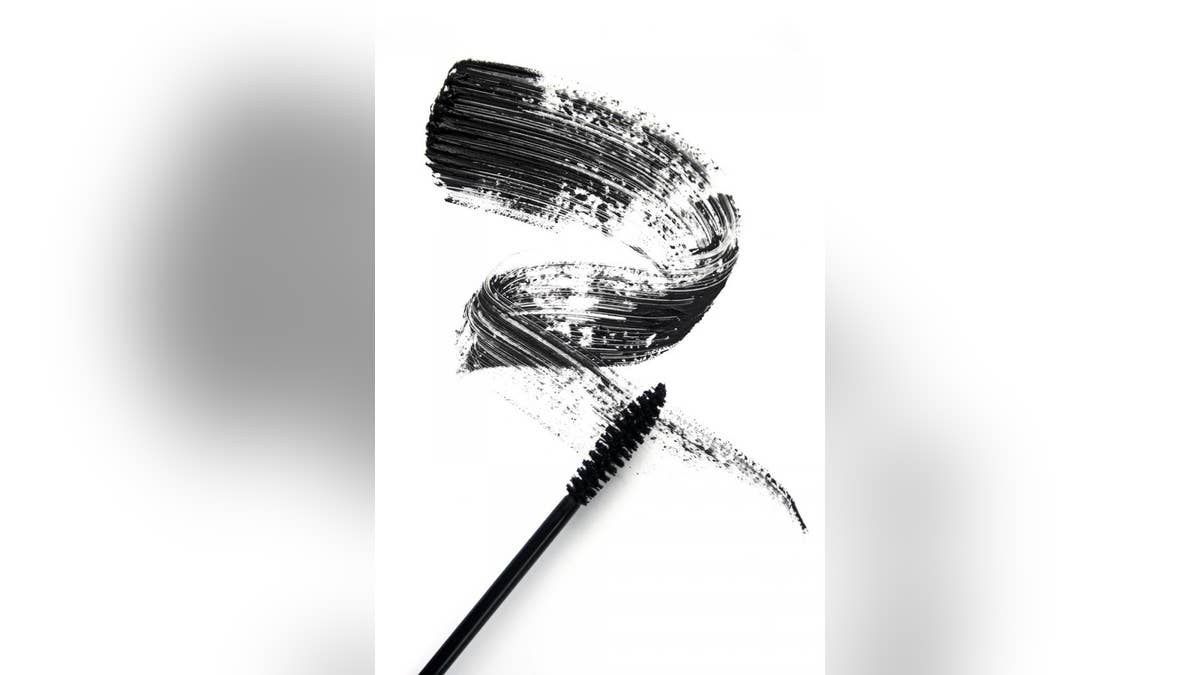 5 Common Mistakes You’re Making with Mascara (and How to Fix Them ...