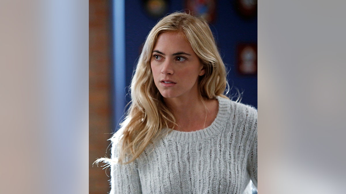 Ncis Menampilkan Emily Wickersham Sebagai Karakter Penuh Waktu Baru
