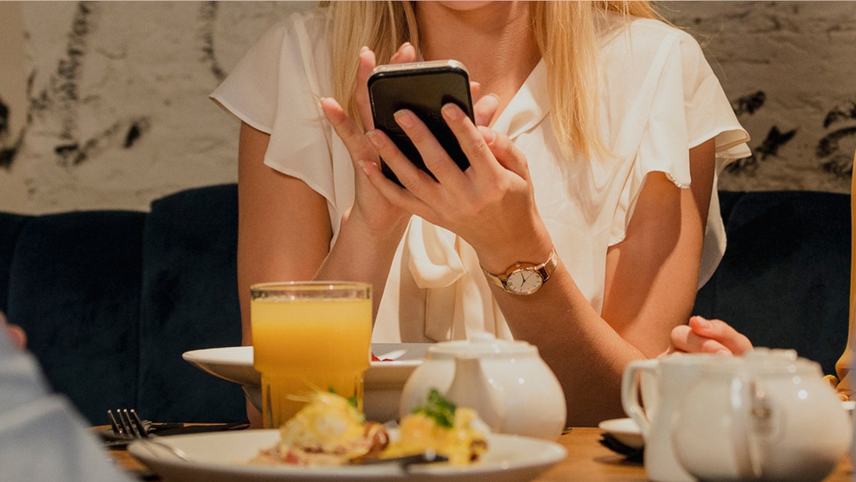 6 modern-day etiquette rules most diners don't follow | Fox News