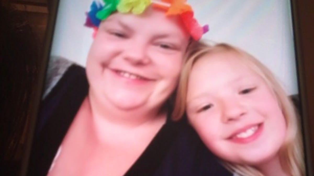 Newlywed with terminal cancer teaching husband how to date | Fox News