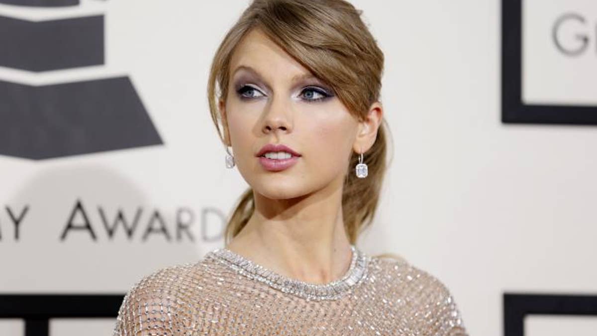 Taylor Swift Recalls Her Geekier Years, Tries Her Hand at Comedy | Fox News