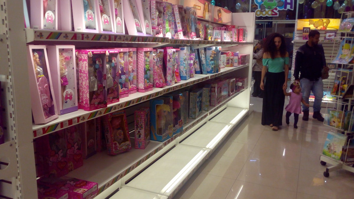 Venezuelan children acclimating to the idea of a meager, bankrupt Santa ...