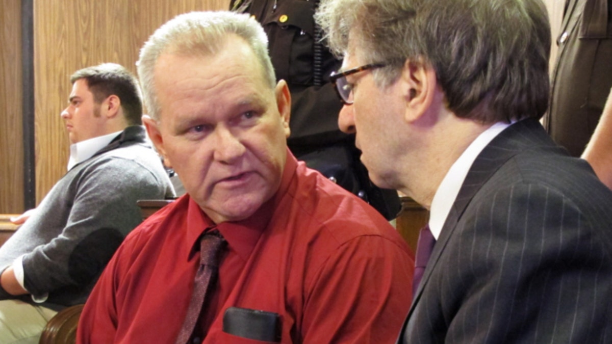 DNA evidence clears Texas man convicted in '81 stabbing death | Fox News