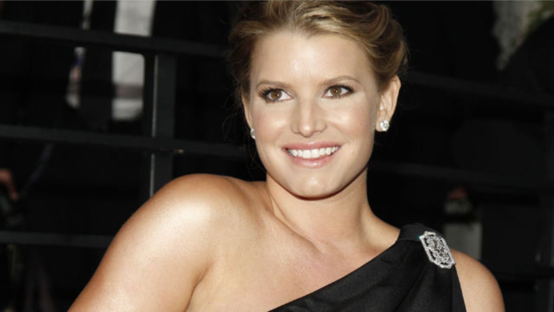 Is Jessica Simpson Telling the Truth About Rarely Brushing Her Teeth ...