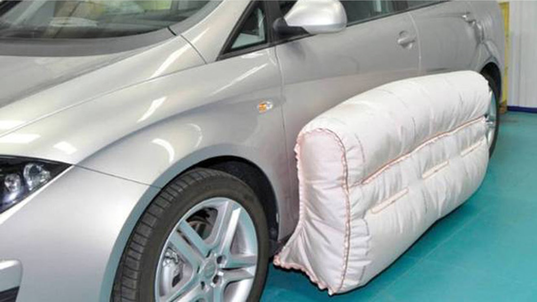 TWR develops external airbag that protects occupants in side impacts ...